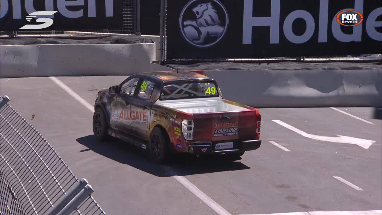 Formosa backs it up into the wall | Supercars