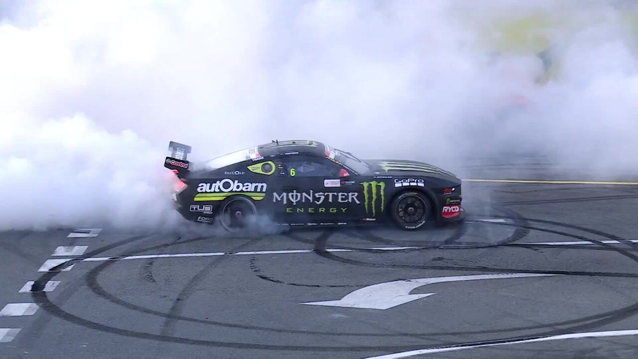 Waters celebrates with massive victory burnout | Supercars