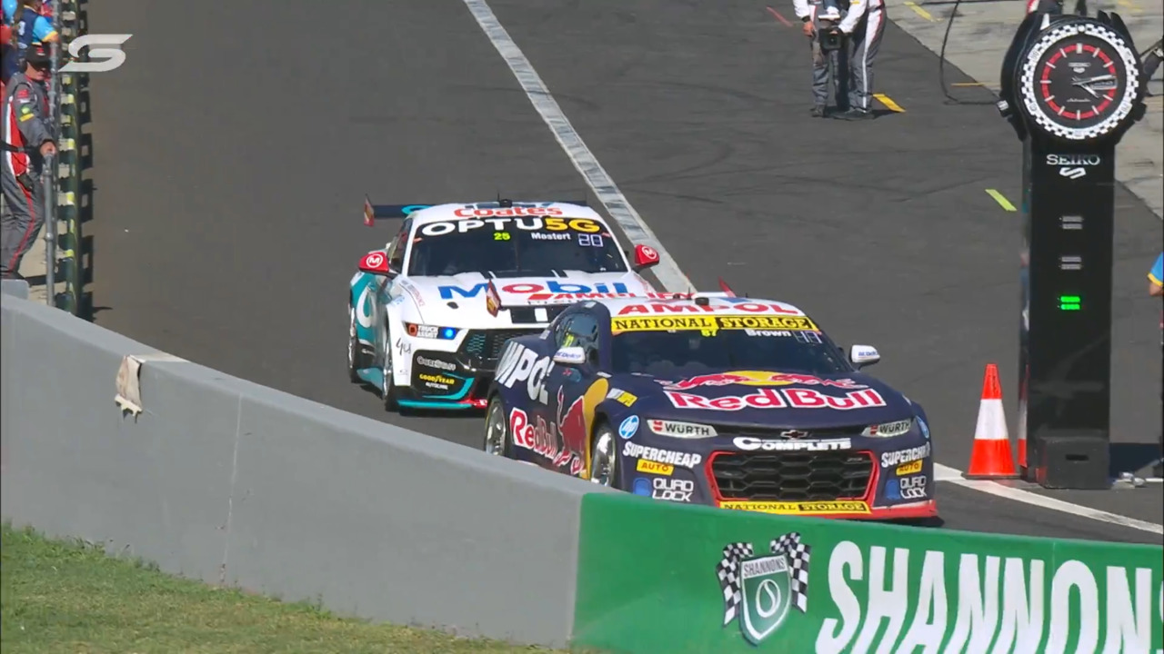 Brown jumps Mostert to claim race lead | Supercars