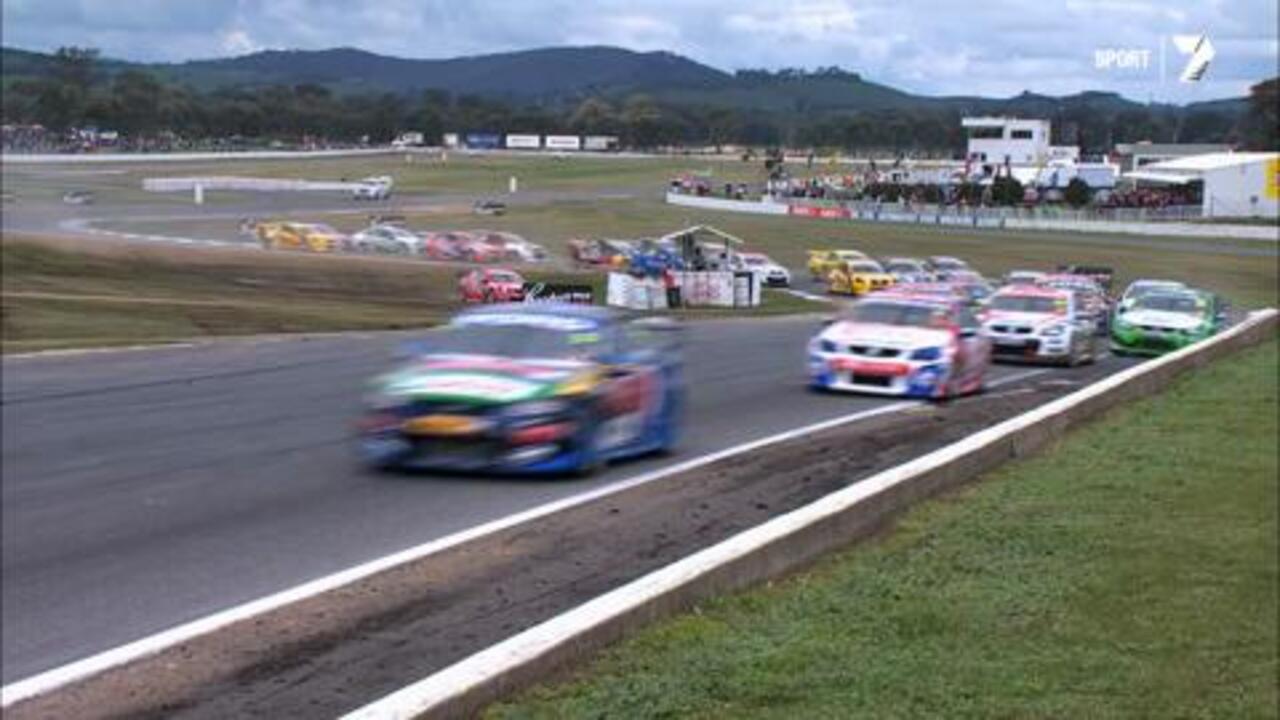 Defining Moment: 2013 Whincup Doesn't Finish | Supercars