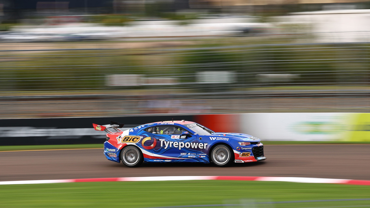 Highlights: Practice 2 2024 NTI Townsville 500 | Supercars