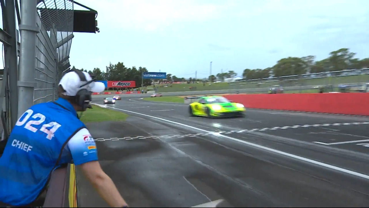 Final lap: Campbell brings home stunning win for Porsche | Supercars