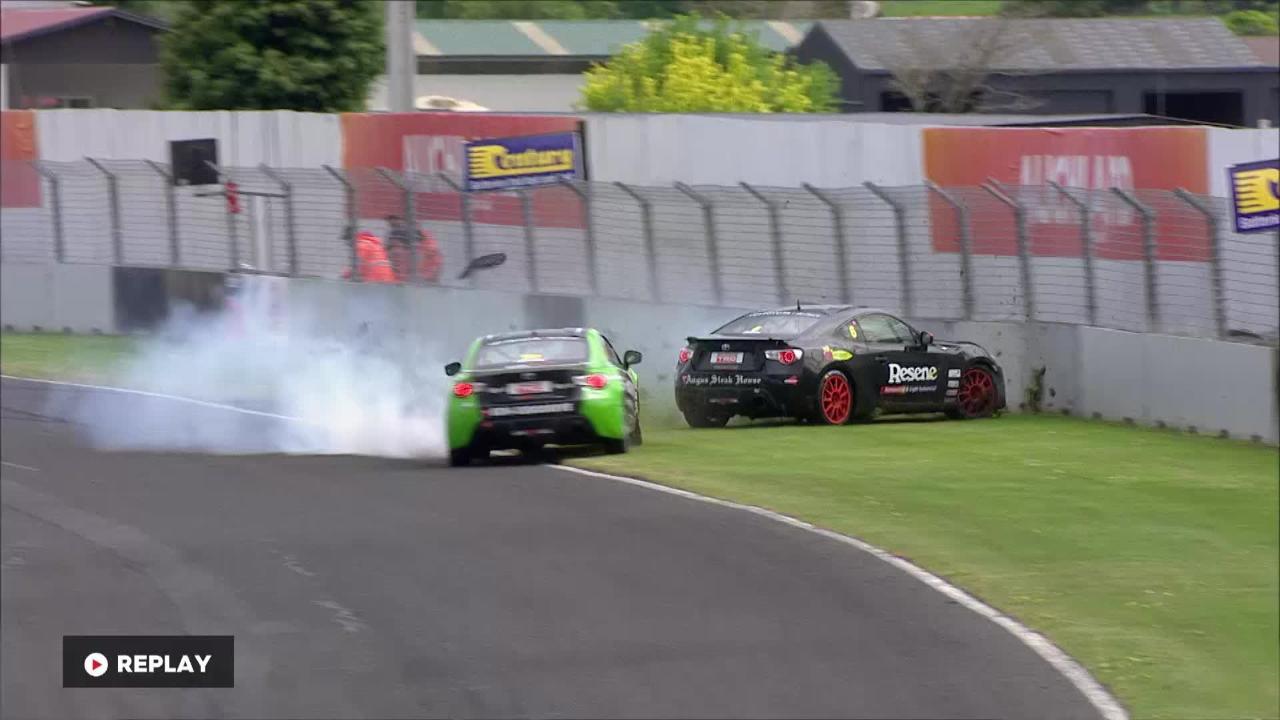 Huge crash in Toyota 86 race | Supercars