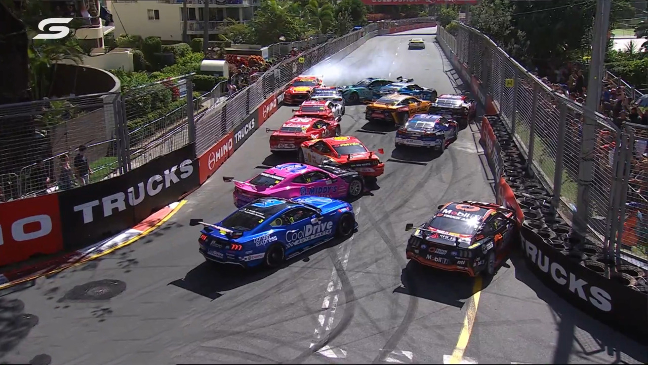 Race start: Multiple cars damaged in chaotic chain reaction | Supercars