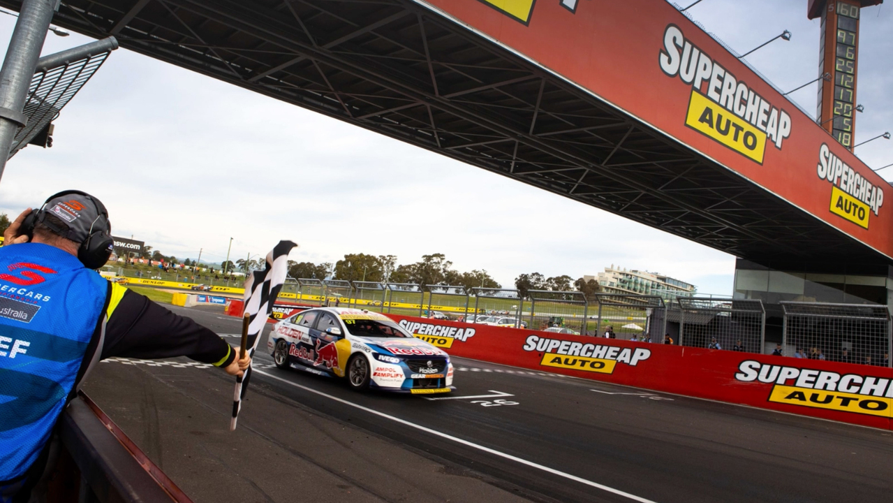 Last 10 laps: 2020 Bathurst 1000 | Supercars