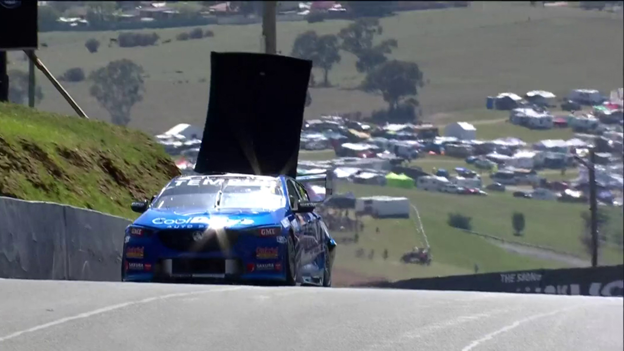 Crash takes roof off Jones Commodore | Supercars