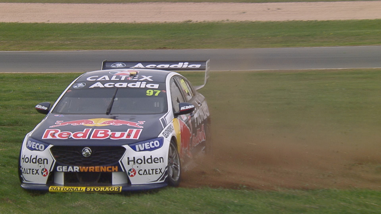 Van Gisbergen's Bend practice shocker | Supercars