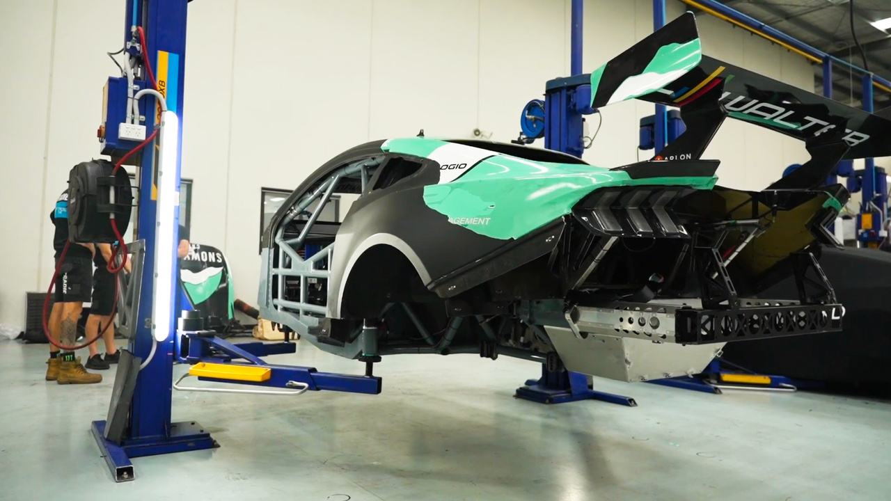 Courtney, Edwards talk #5 Ford rebuild | Supercars