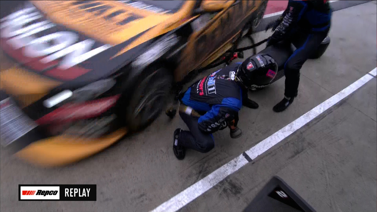 Pye's incredibly close call with pit crew | Supercars