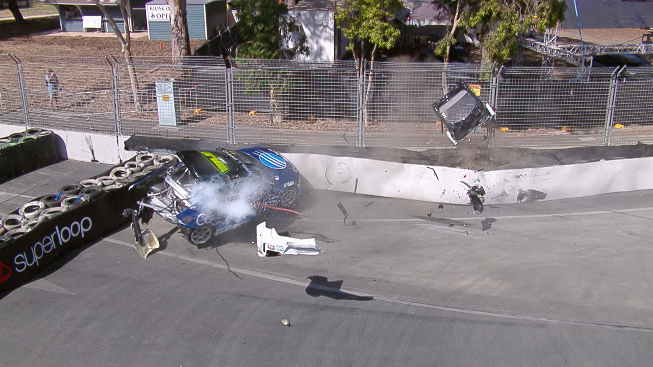 High-speed crash for Jones at Turn 9 | Supercars