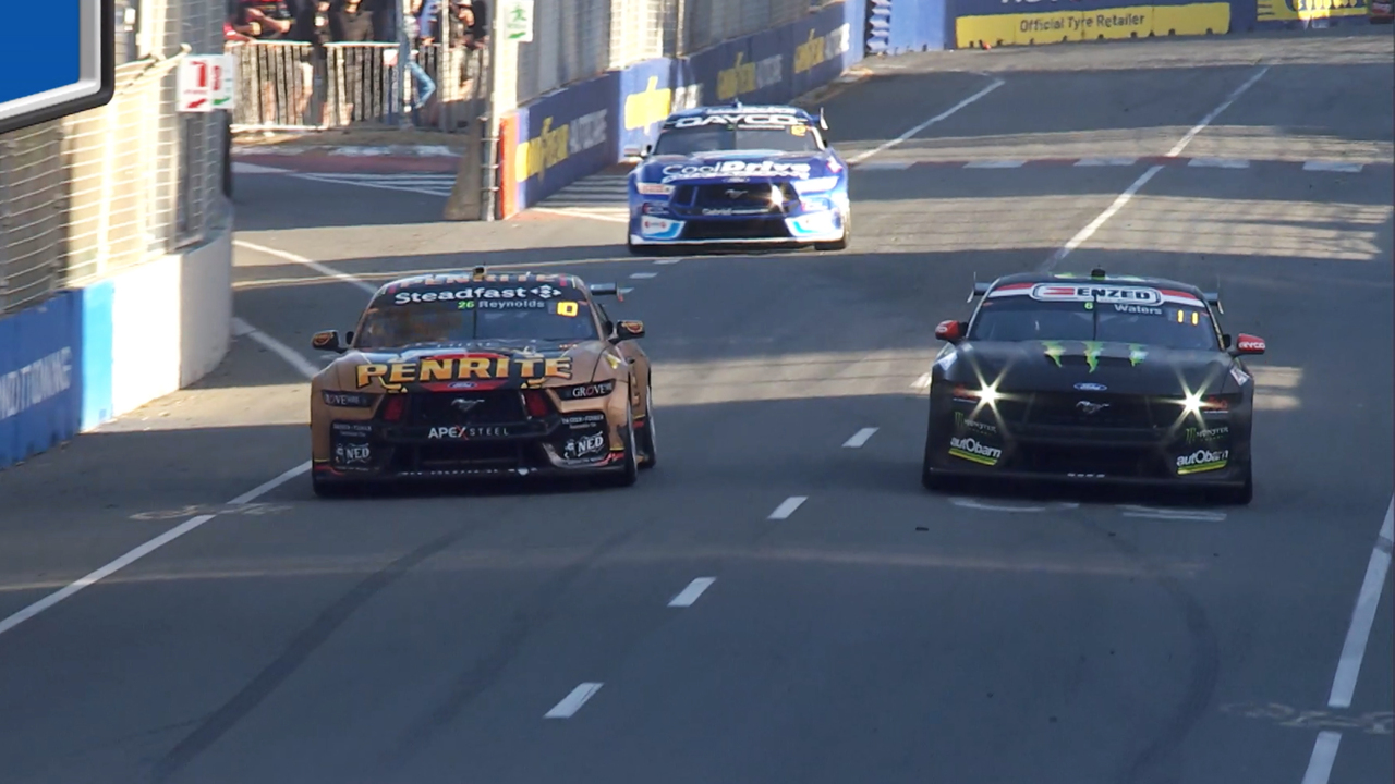 Waters and Reynolds dispute Gold Coast race lead | Supercars