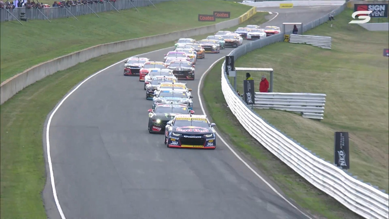 Race start: Feeney out-drags Waters, Payne sent into a spin | Supercars