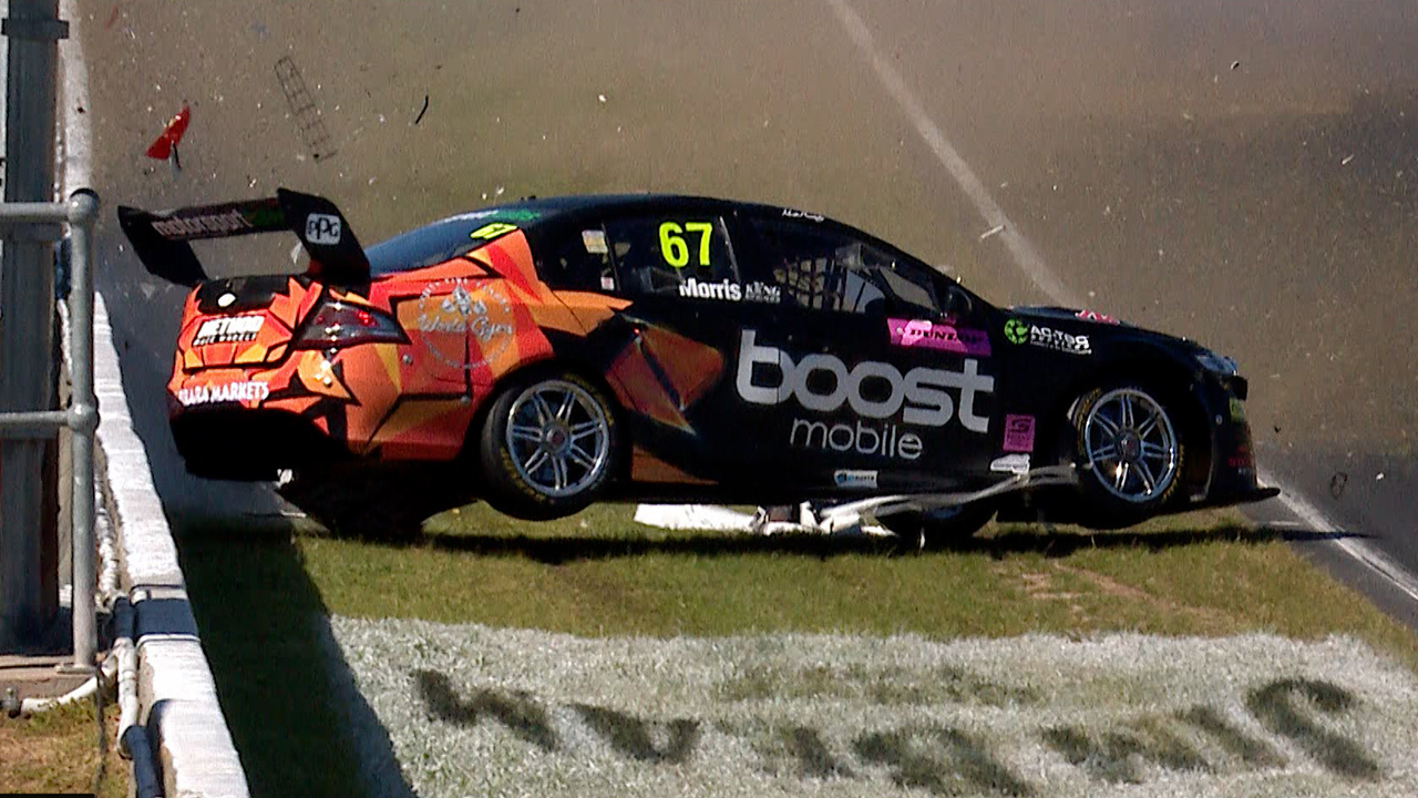 High speed disaster for the Flash | Supercars