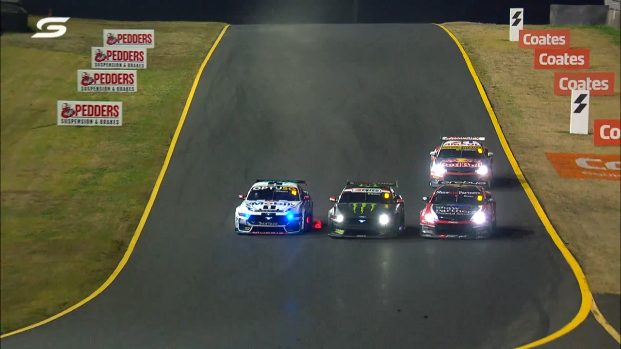Unforgettable Sydney Moments: Four-way fight for the podium | Supercars