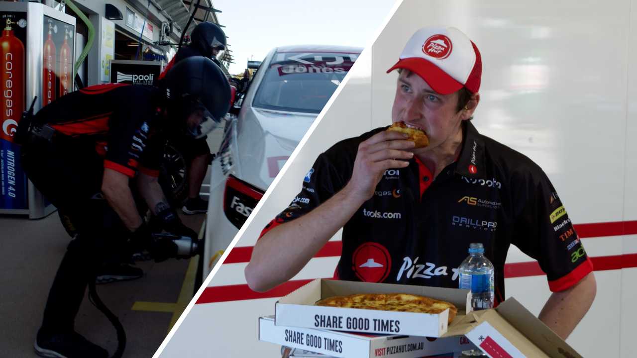 Pit Stop VS Pizza Eater | Supercars