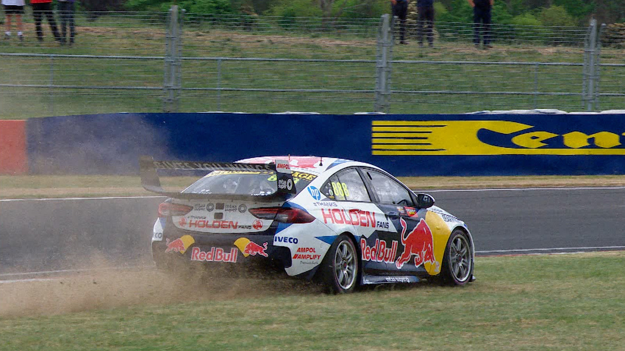 Whincup's costly moment in Top 10 Shootout | Supercars