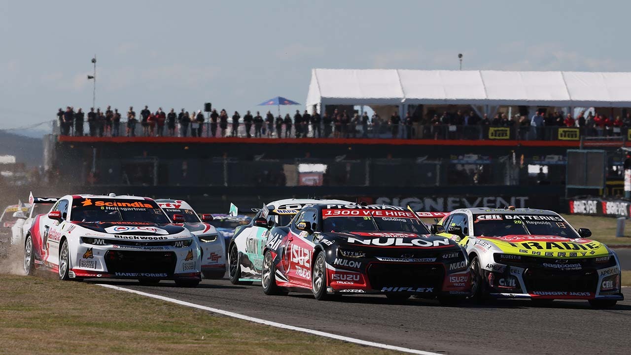 Valvoline Highlights: Race 8 2025 ITM Taupō Super 440 | Supercars