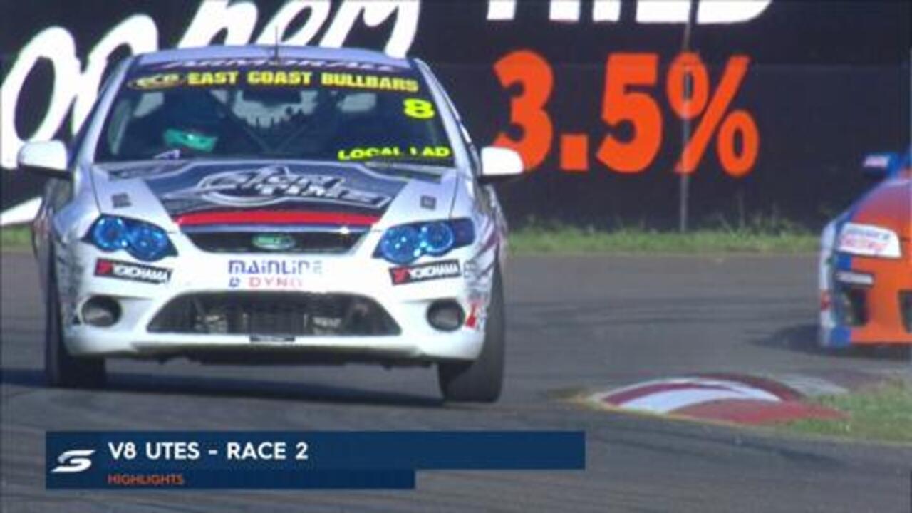 V8 Utes Race 2 Highlights - Castrol EDGE Townsville 400 | Supercars