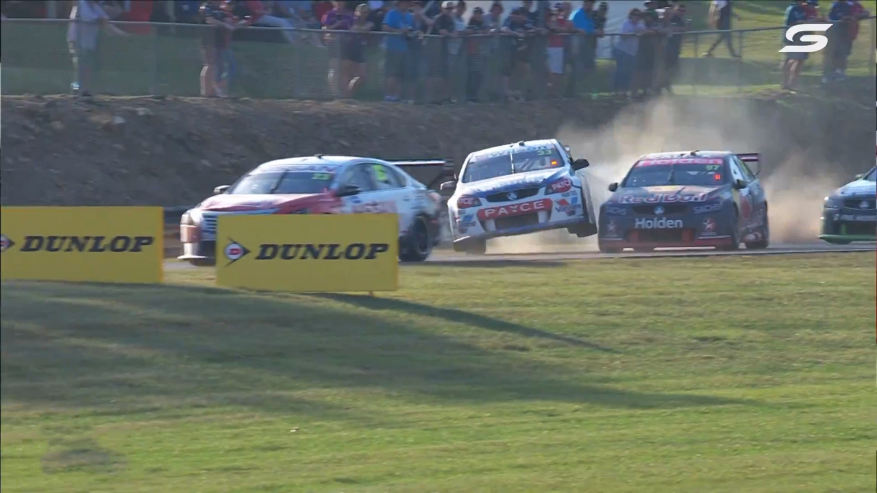 Trouble in the Valley: Hairpin chaos in Darwin | Supercars