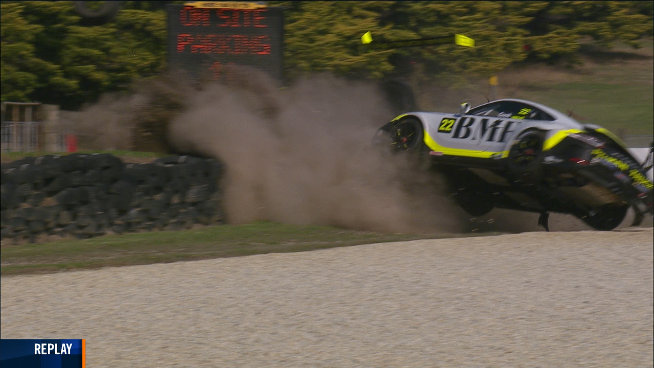 Major crash red flags Carrera Cup practice | Supercars