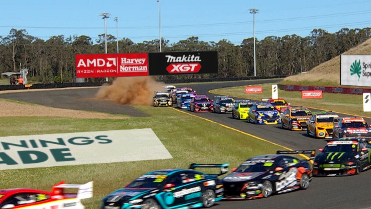 Goddard's incredible 'save of the weekend' | Supercars