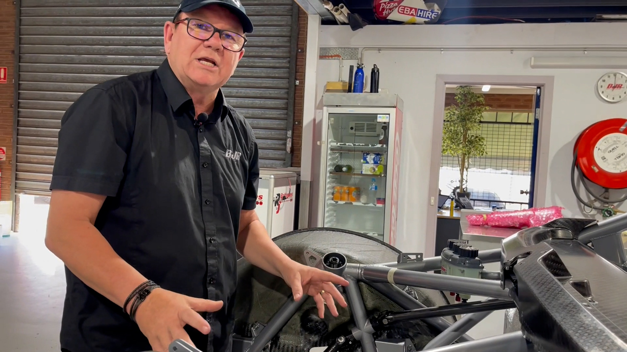 How the Gen3 adjustable steering column works | Supercars