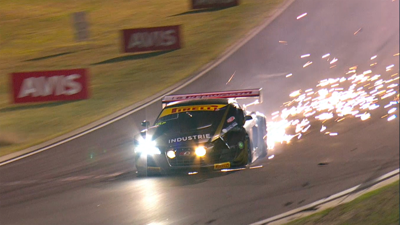 Teenage GT race leader in dramatic late crash | Supercars