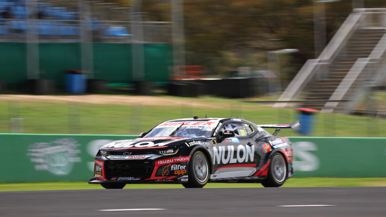 Highlights: Practice 1 2024 Thrifty Bathurst 500 | Supercars