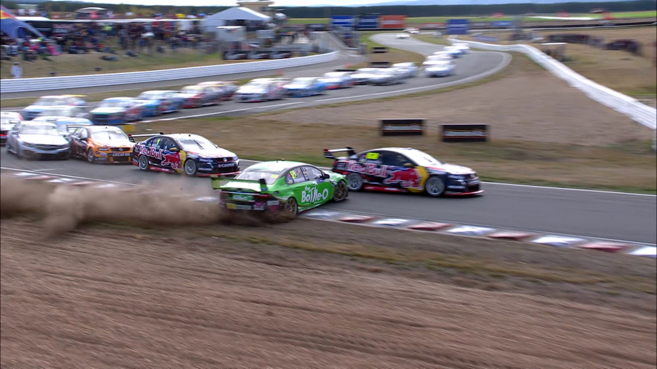 Flashback: Reynolds' race ruined at Turn 1 | Supercars