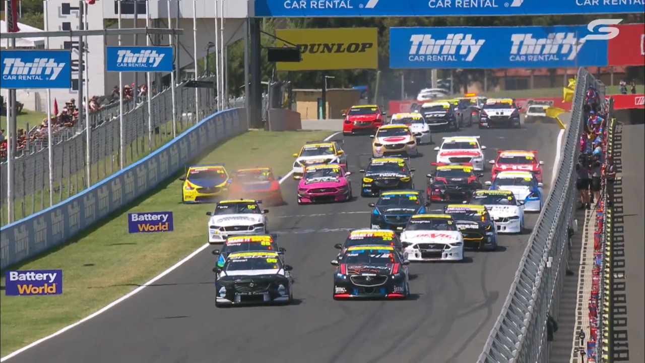 Race start: Allen retakes lead after Stewart gets the jump | Supercars