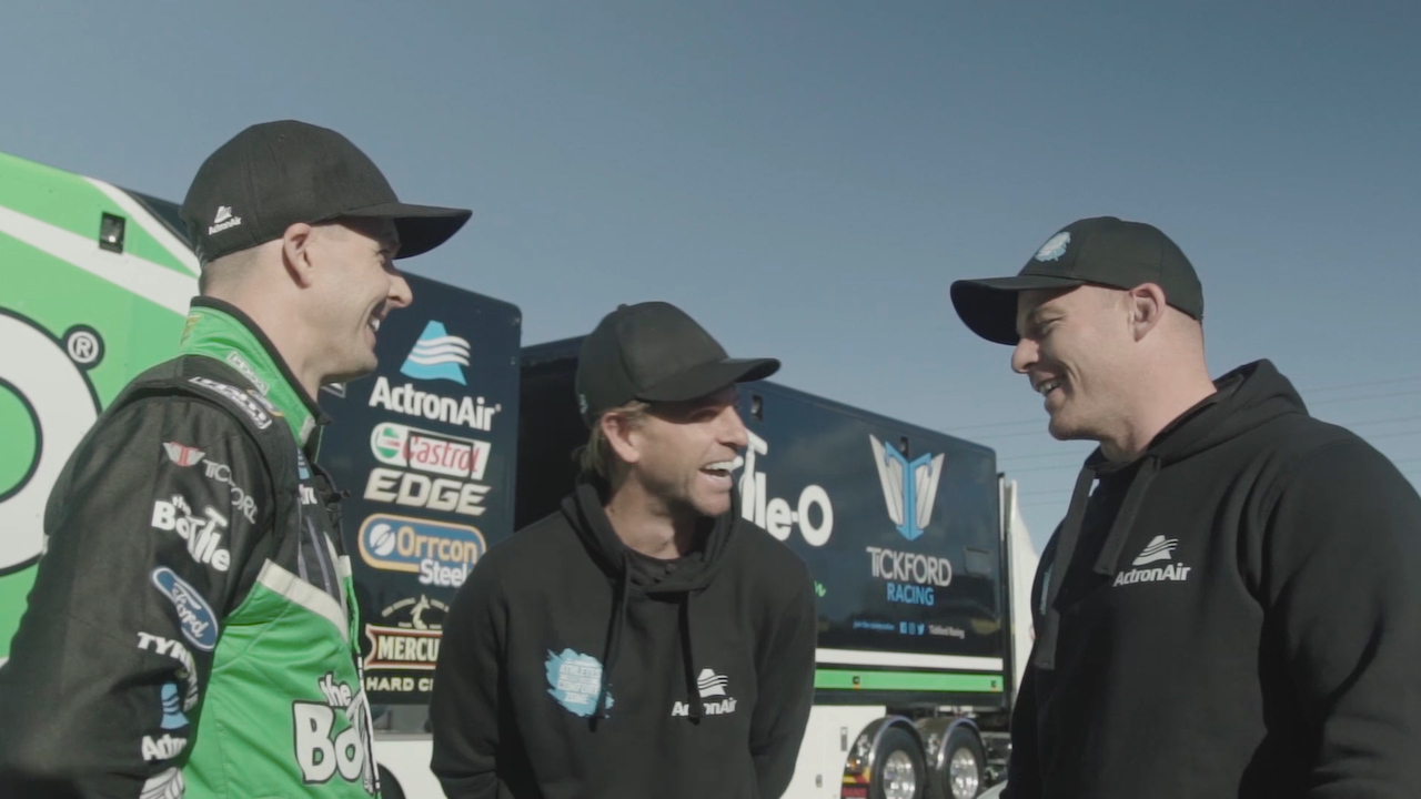 Frosty takes footballers for a spin | Supercars