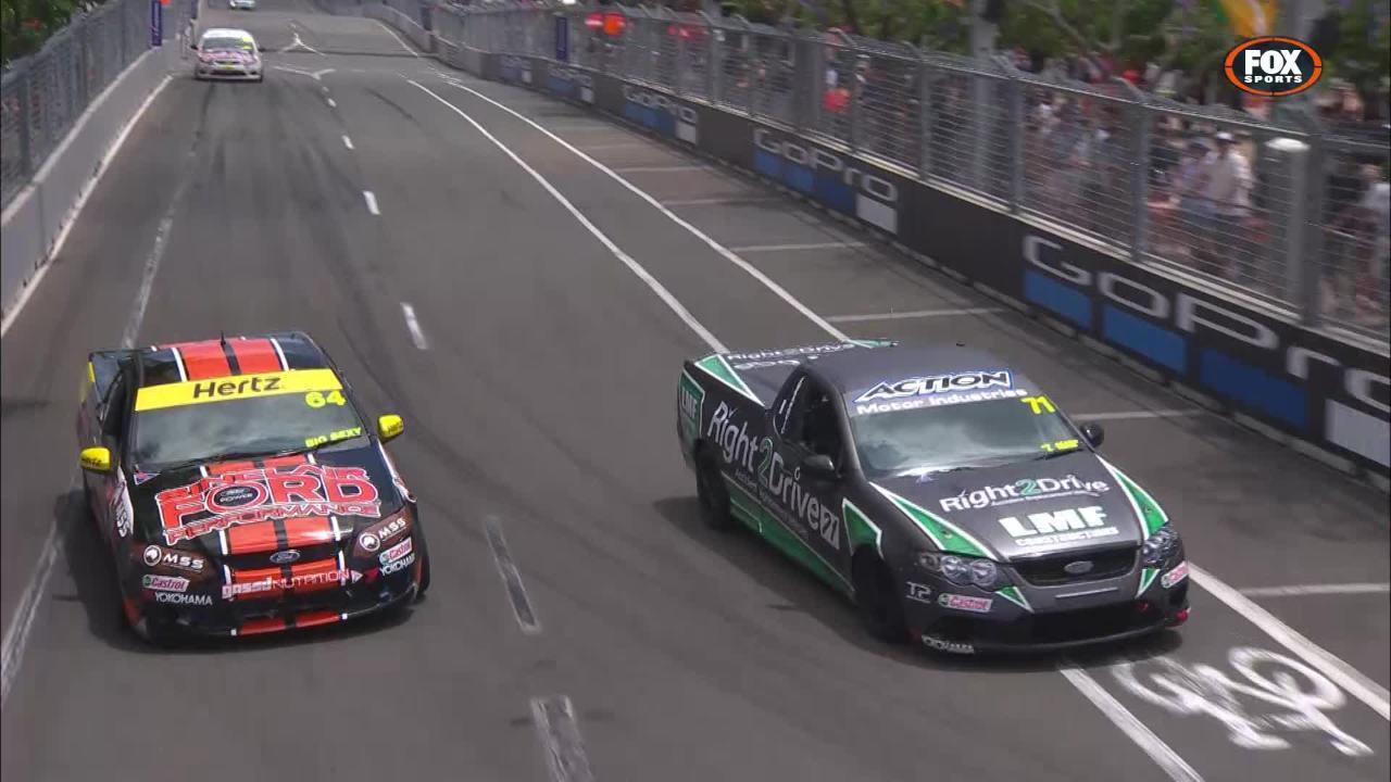 V8 Utes - Race 1 Highlights Sydney | Supercars