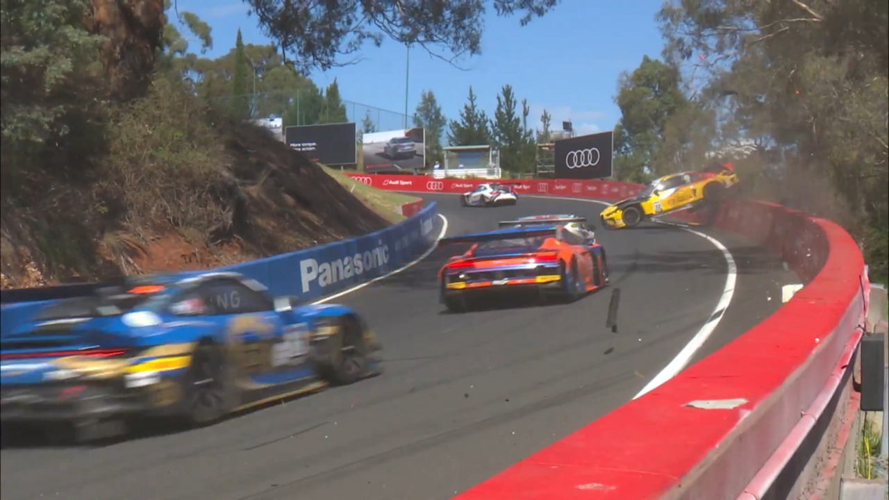 Scary race-ending crash for pole-sitting BMW | Supercars