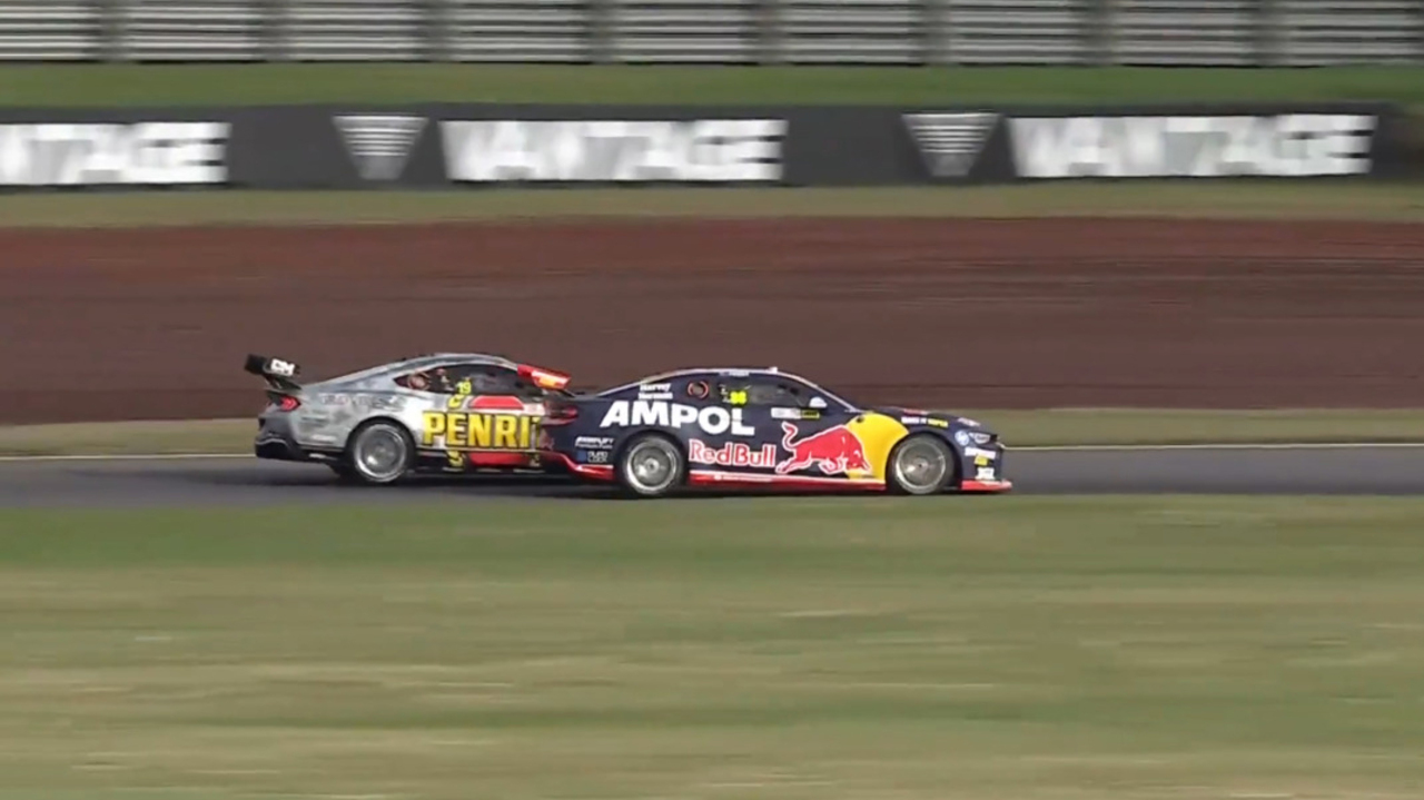 Feeney passes Payne for the race lead | Supercars