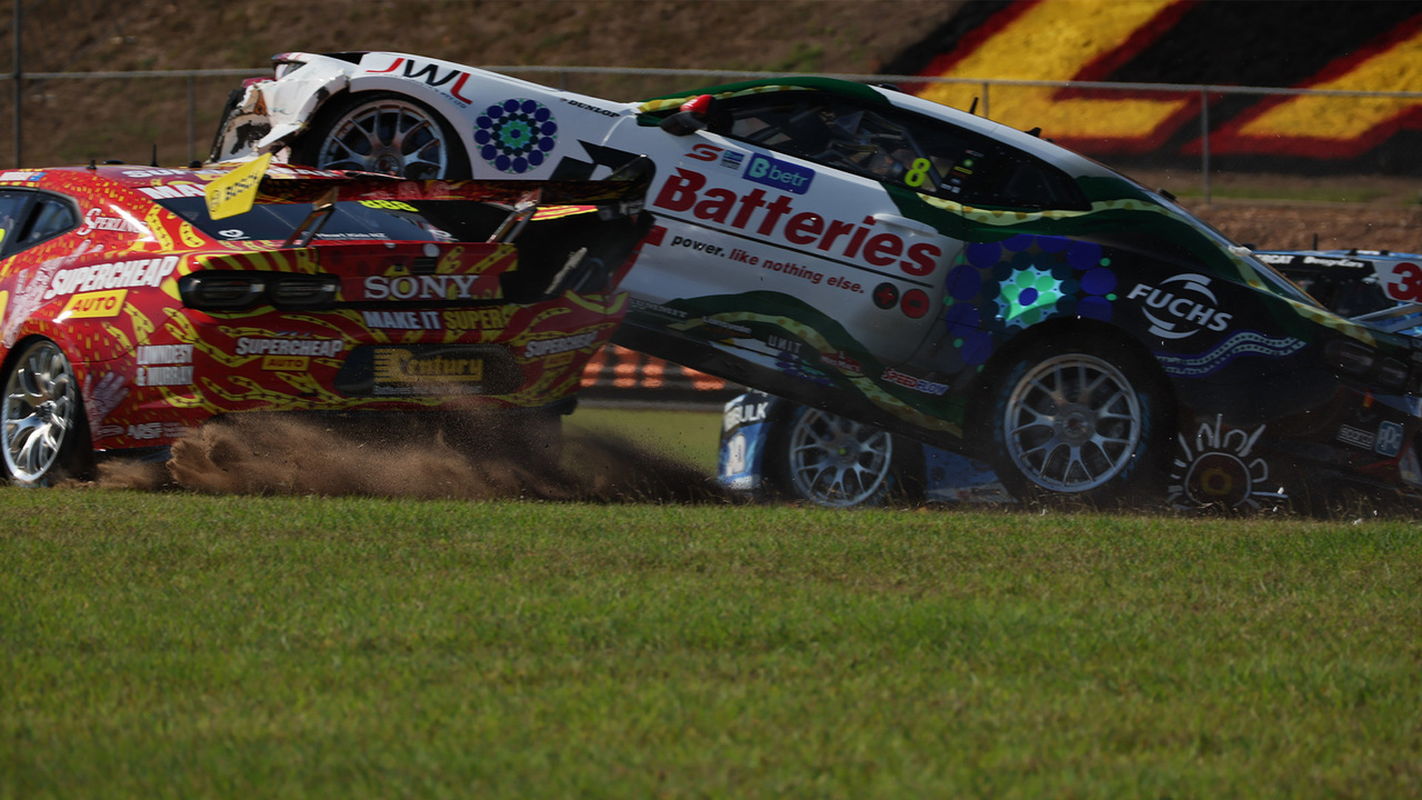 Highlights: Race 12 2024 betr Darwin Triple Crown | Supercars