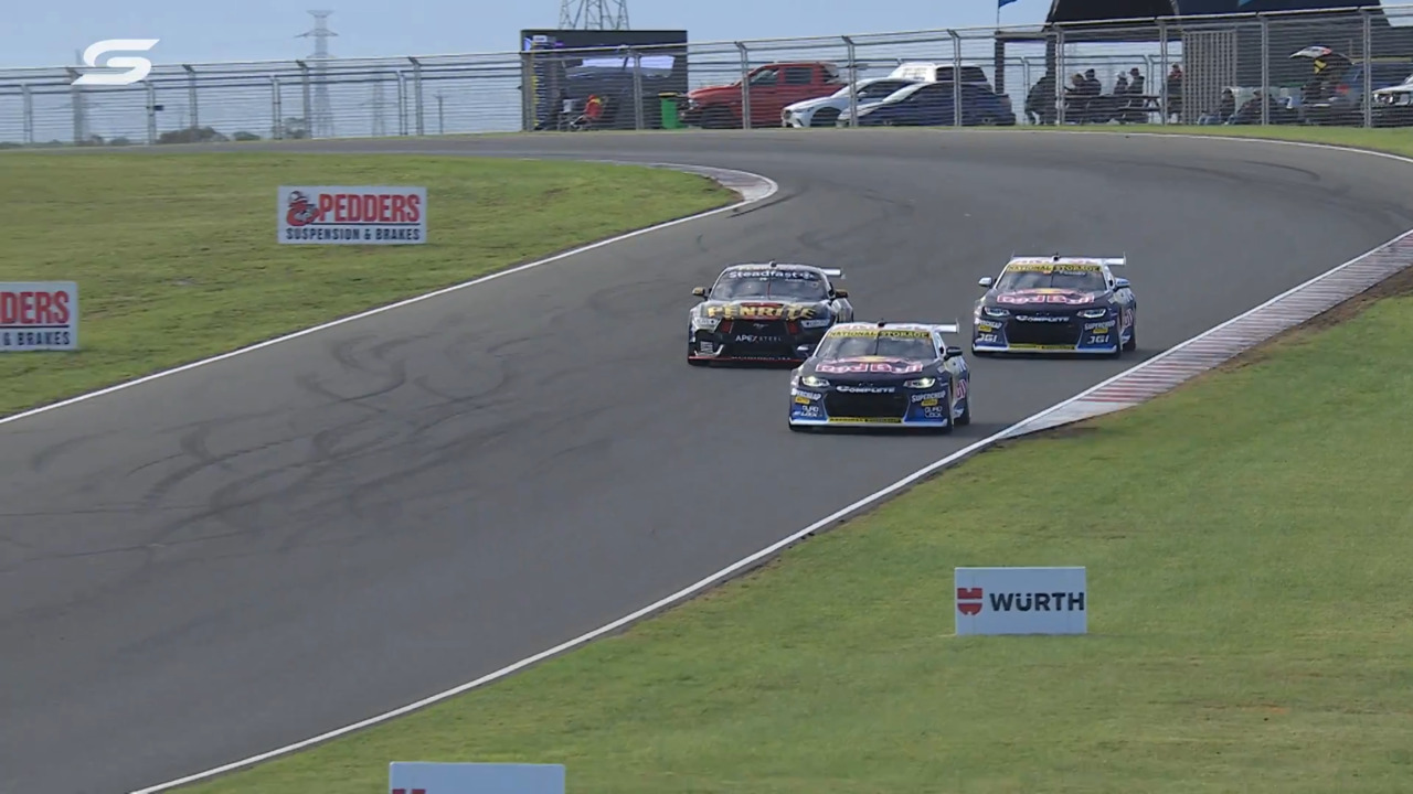 Allen gets into it with Triple Eight drivers | Supercars