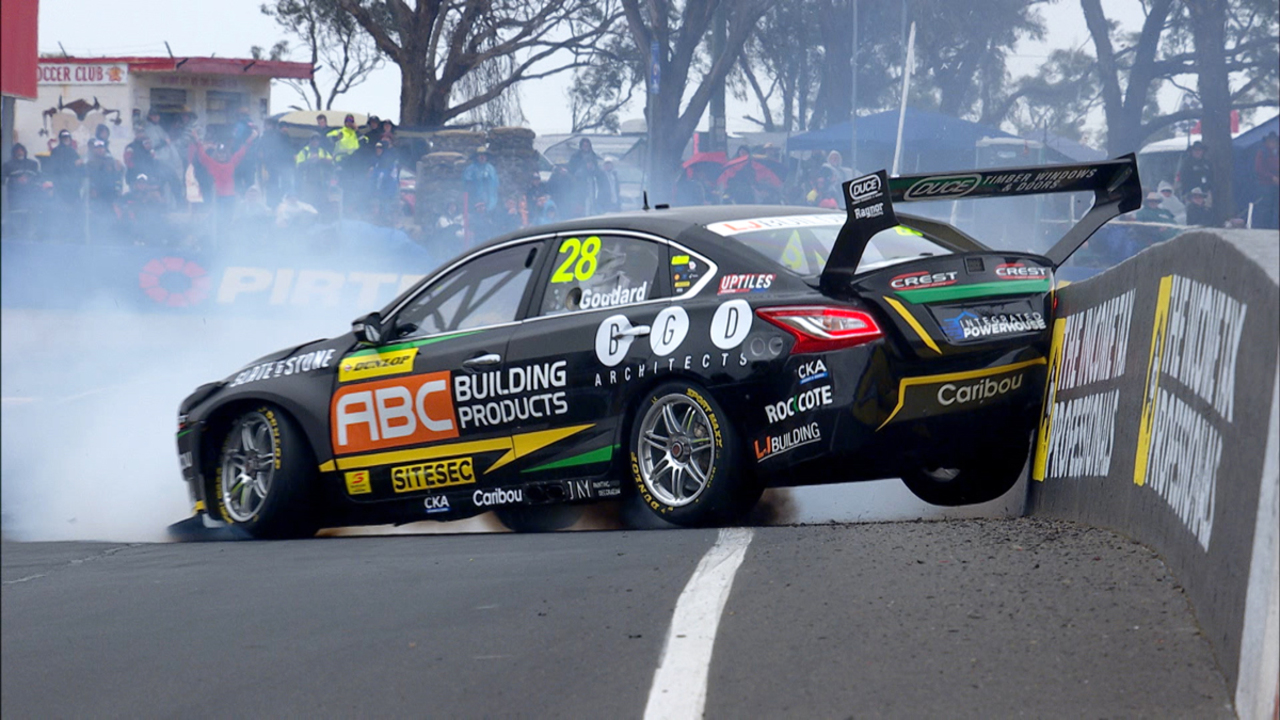 Goddard's 360 degree Skyline spin | Supercars