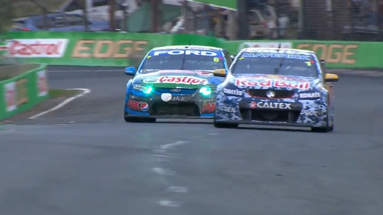 Whincup's Bathurst memories: Dueling with Mostert | Supercars
