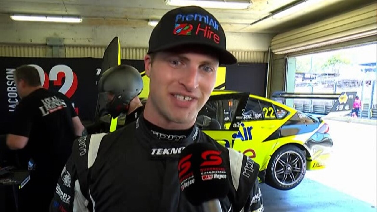 Steering problems end Jacobson's race | Supercars