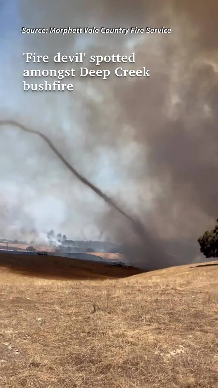 ‘Fire devil’ spotted amongst Deep Creek bushfire | news.com.au ...